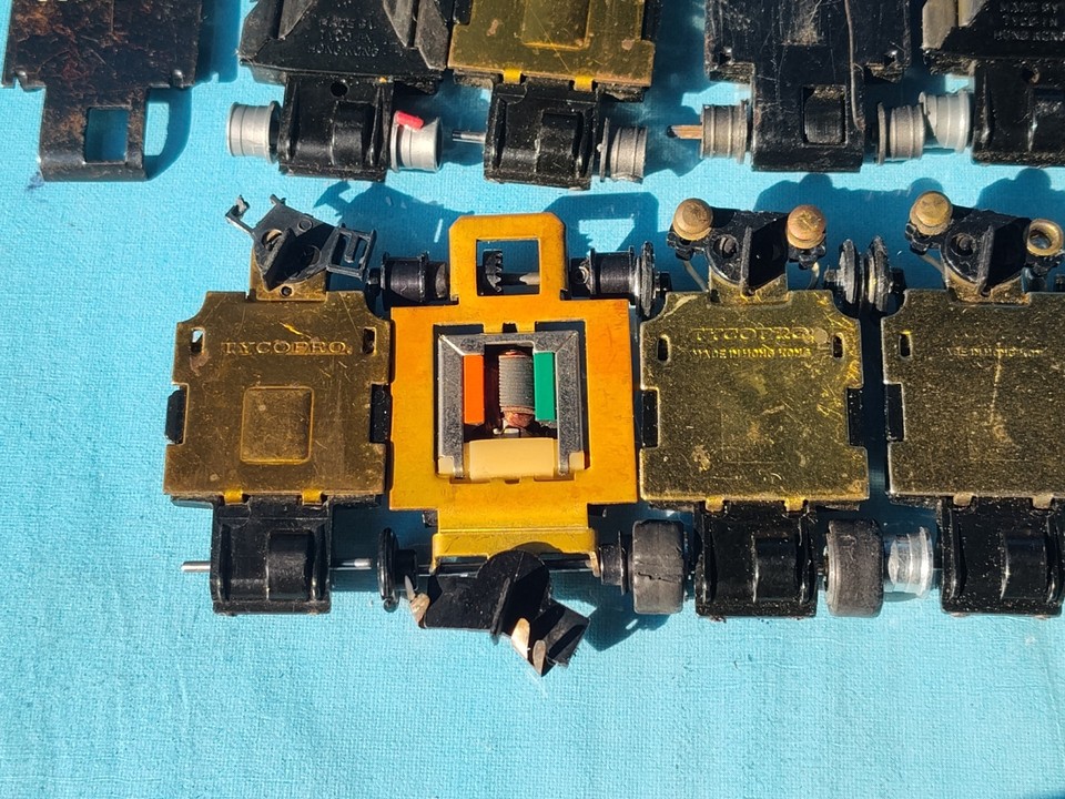 VINTAGE TYCO PRO SLOT CARS PARTS REPLACEMENT LOT 10 ENGINES FRAME WHEEL ...