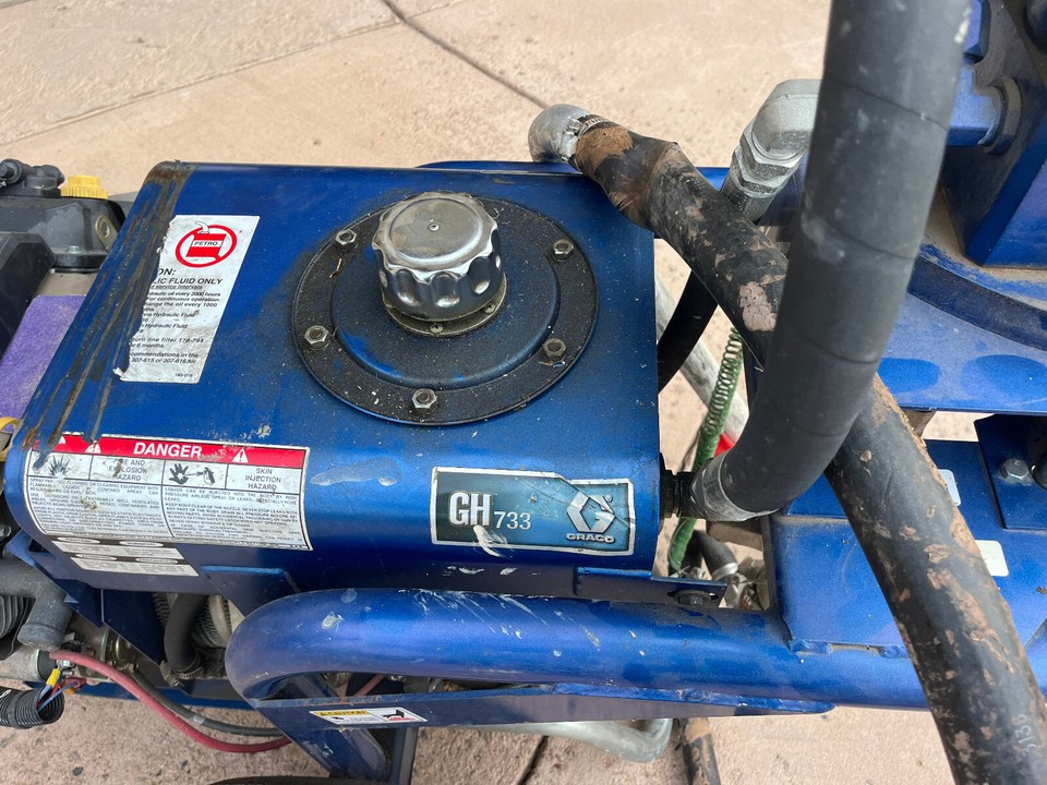 Graco GH733 Electric Start Gas Hydraulic Sprayer Paint sprayer Roof Rig ...