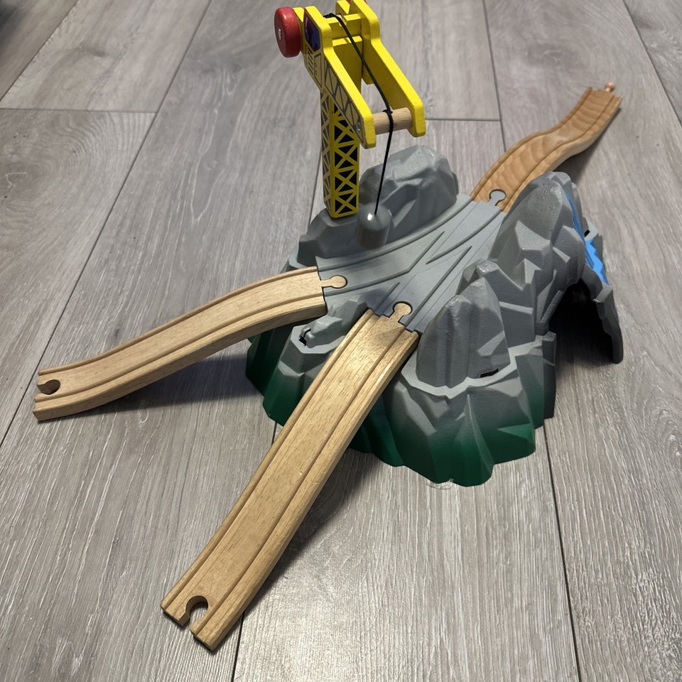 WOODEN TRAIN TRACK MOUNTAIN TUNNEL & CRANE John Lewis Thomas Brio train ...