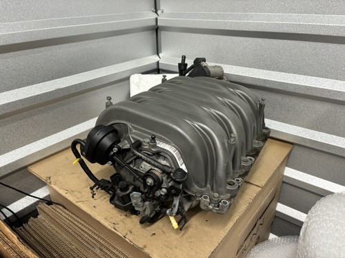 2004-2005 Audi B6 S4 4.2L V8 Intake Manifold/Throttle Body 079133185E ...