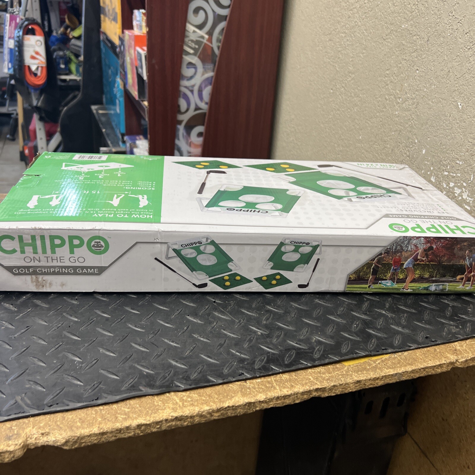 Chippo Golf Chipping Game On The Go (2) Targets (2) Clubs (2) Mats (6 ...