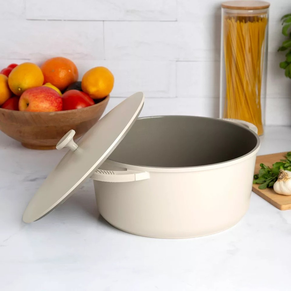 Goodful Cast Aluminum Ceramic Stockpot Cookware 400F 7QT Cream Stock ...