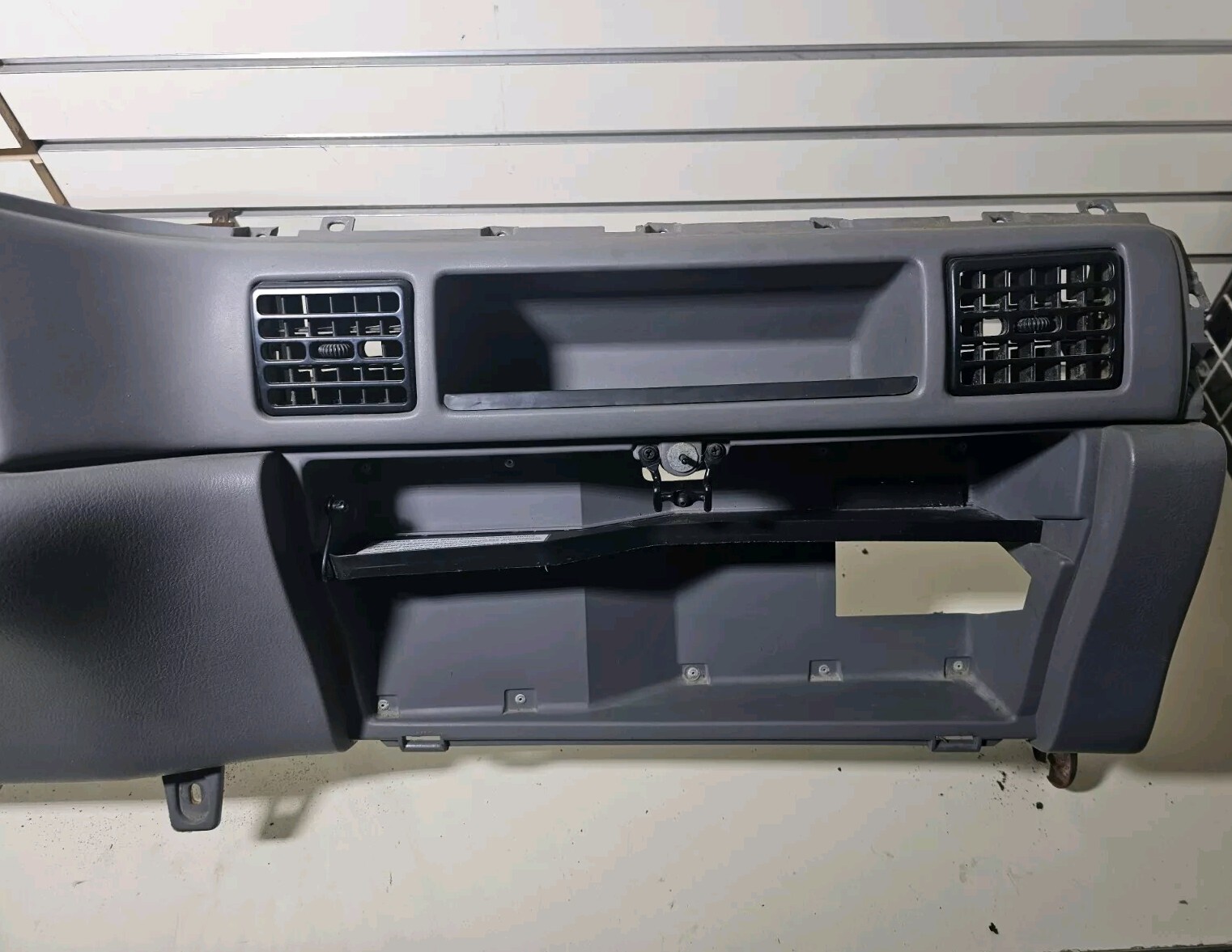 🔥94-97 Dodge Ram DASH DASHBOARD CORE Structure FRAME MOUNT LIGHT GRAY ...