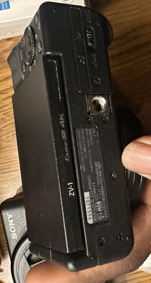 Sony ZV-1 & ZV-1F Compact Digital Cameras Bundle 20.1MP 2.7x Zoom 4K Wi ...