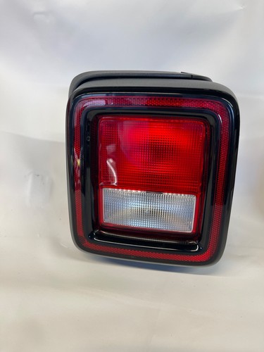 Jeep Wrangler Genuine Mopar Tail Lamp Right 68544530AA | eBay