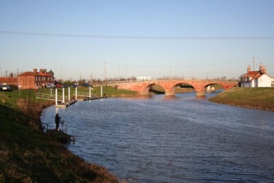 Photo 6x4 Tattershall Bridge The River Witham and Old Tattershall ...