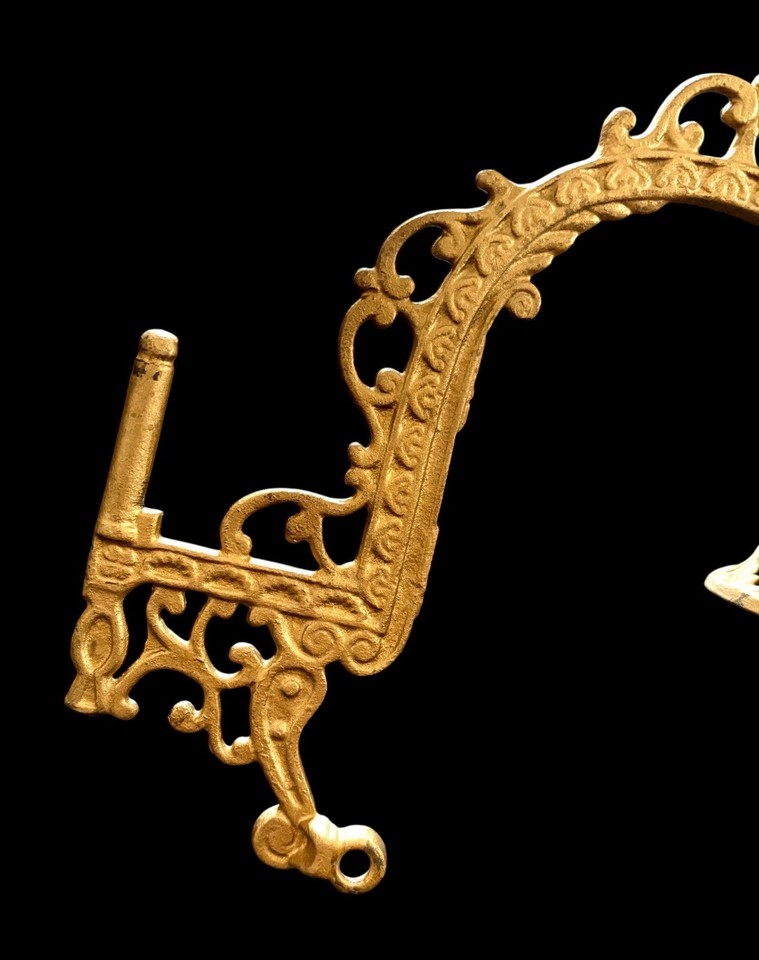 Antique Cast Iron Swivel Oil Lamp Holder Wall Mount Excellent Condition ...