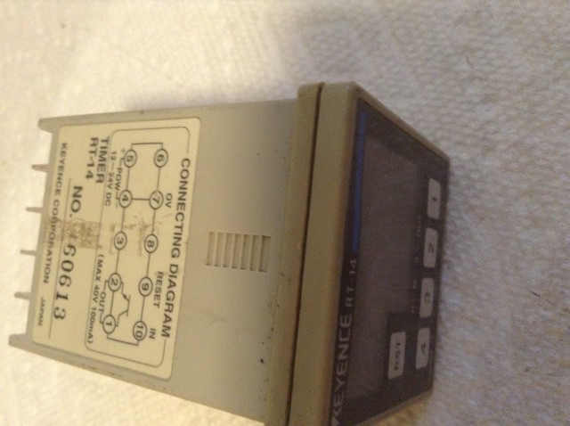 KEYENCE Rt-14 48mm 4-digit Single Stage Preset DC Power Supply LED ...