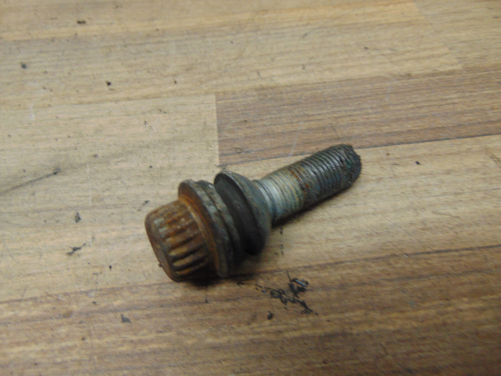 VW Touareg 7L Radbolzen Radschrauben Felgenschloss Original 20 Stück ...