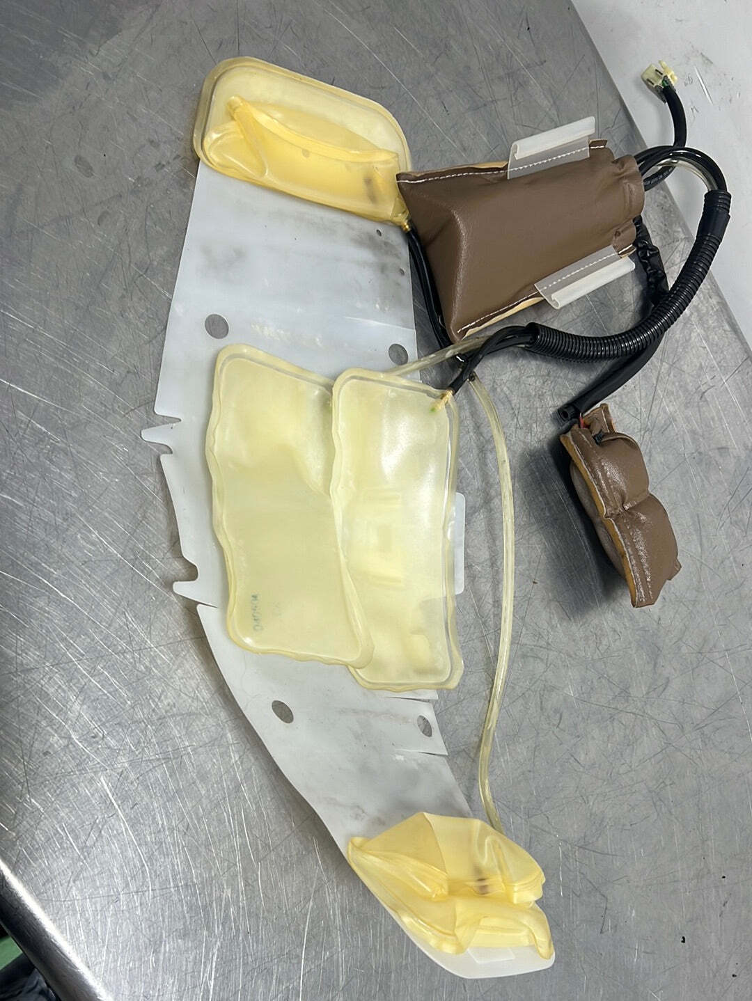 97-04 C5 CORVETTE PASSENGER RH SPORT SEAT LUMBAR PUMP MOTOR BLADDER OEM ...