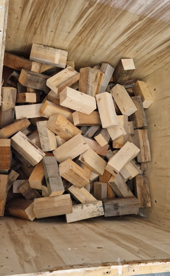 Large box of firewood off cuts, Ideal for wood burner, stove, Approx. 1 ...