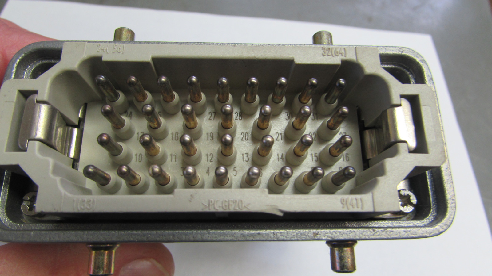 Amphenol 32 Pin Connector Plug with Housing | eBay