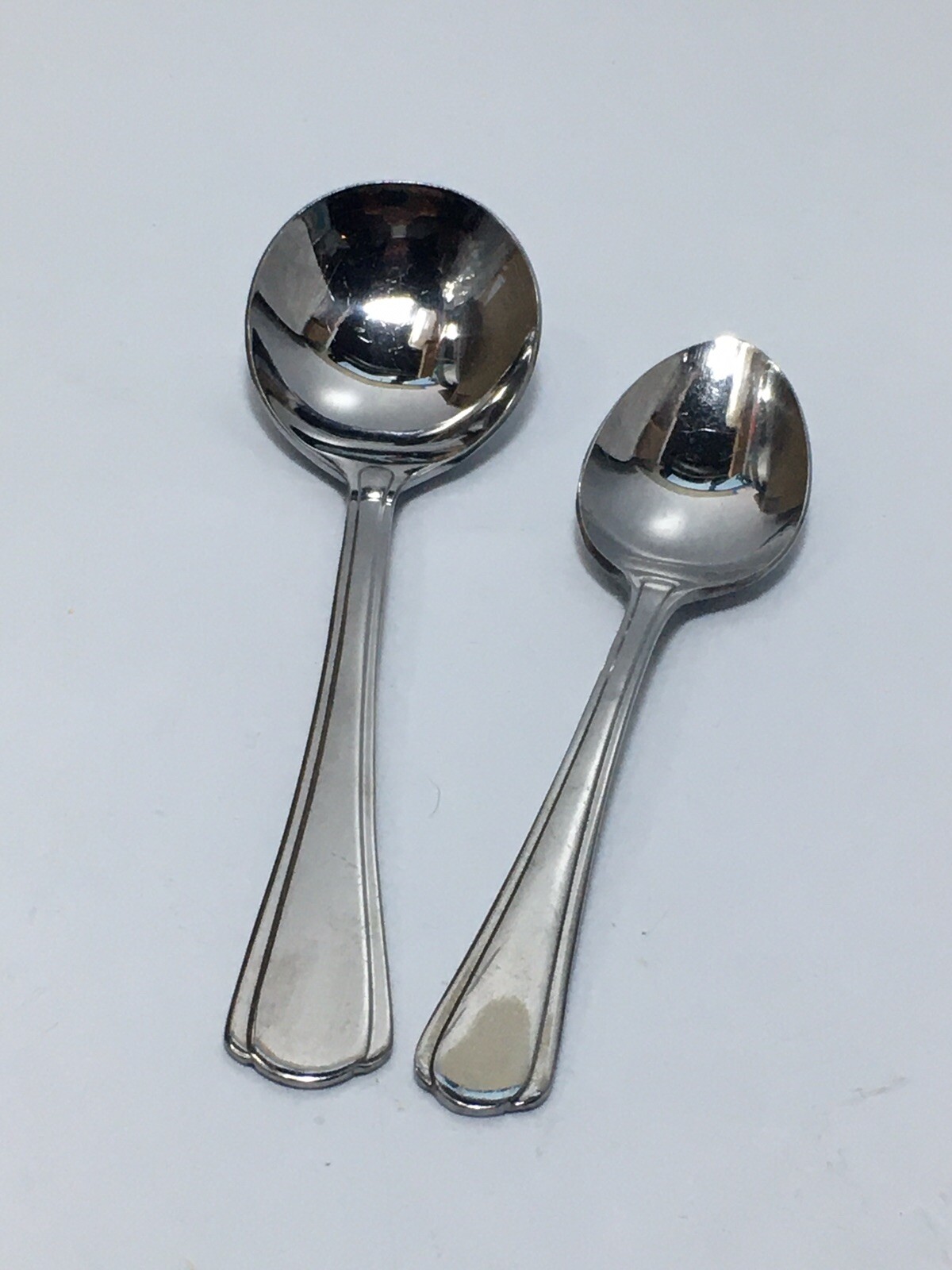 Teaspoon Round Soup Spoon DAHLIA ORION Oneida Stainless Flatware Lot Of ...