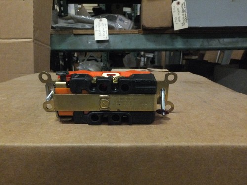HUBBELL DUPLEX RECEPTACLE IG5362 20A, 125V ISOLATED GROUND *LOT OF 5 ...