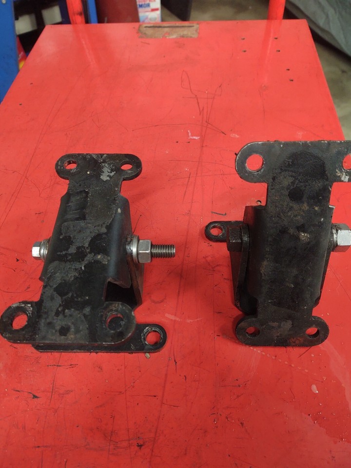Solid Steel Frame Motor Mounts - SBC / BBC Chevy V8 **USED* | eBay