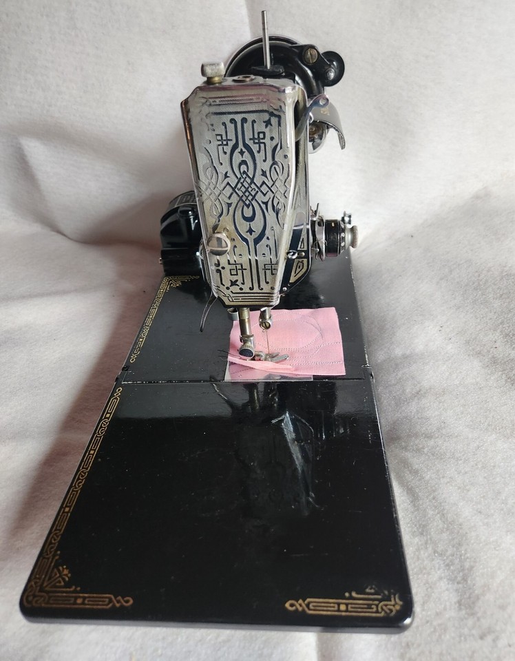 1940 SINGER FEATHERWEIGHT Sewing Machine #221 with Case | eBay