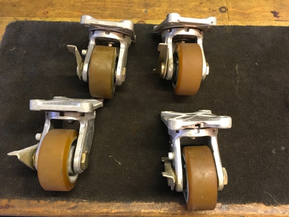 (4) AEROL S5-0-6-IL4 locking swivel casters in great condition....4 ...