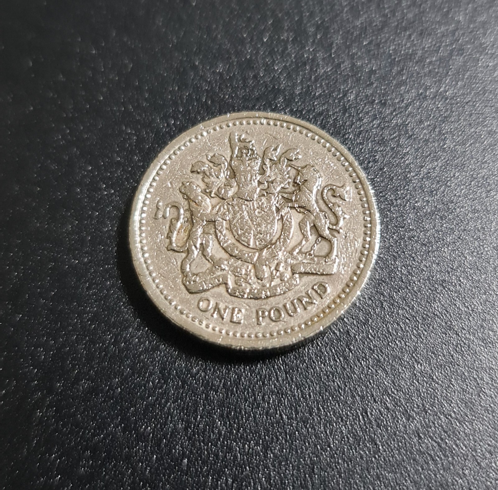 VERY RARE Uncirculated 1983 Royal Arms One Pound Coin | eBay