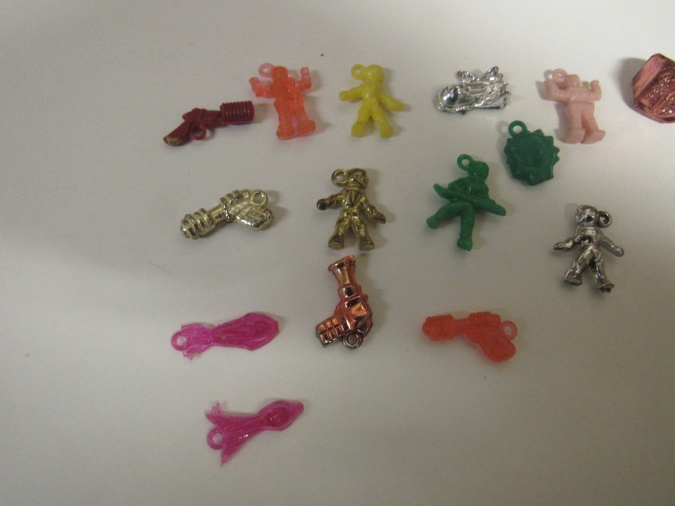 Vintage Lot Gumball Charms Outer Space Man Ray Guns Rockets Space Ring ...