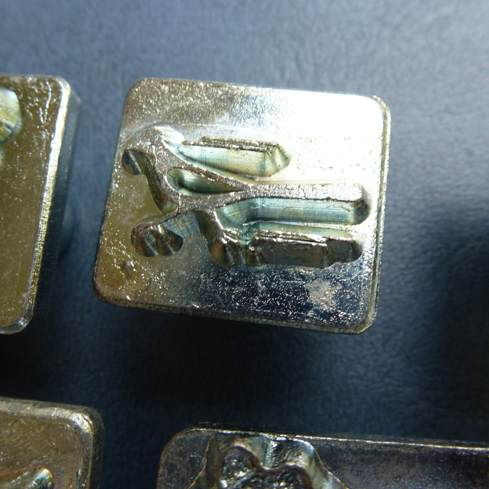 12 PIECE LOT Old 3D TANDY Leather Stamp TOOLS Craftool Midas LOT clay ...