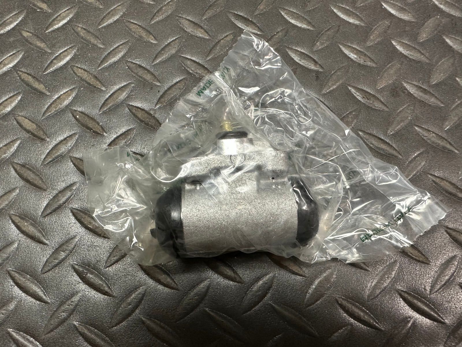 Brake Wheel Cylinder -#25-10549 / 44100-U9200 - Fits Nissan / Datsun | eBay