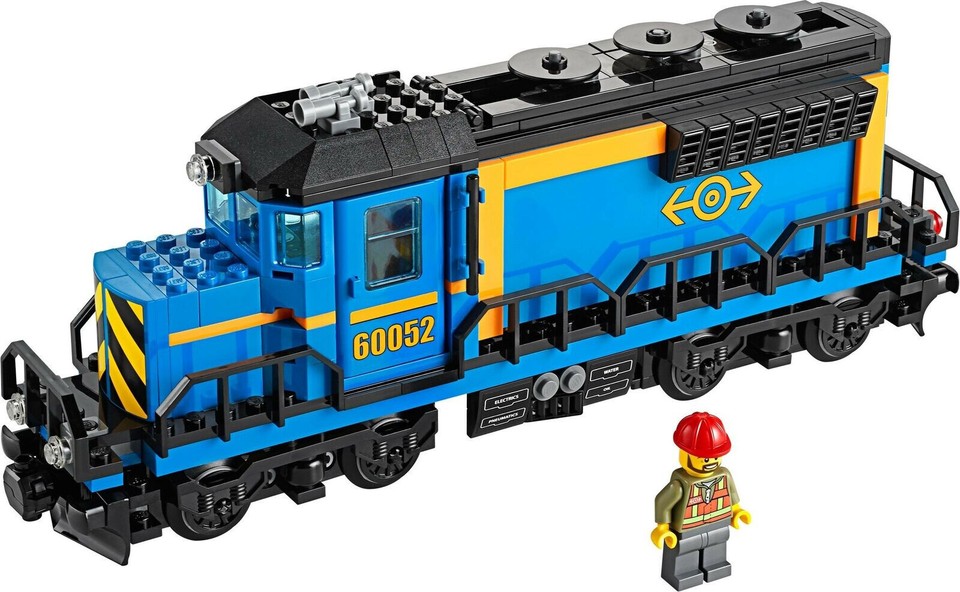LEGO City CARGO TRAIN 60052 REMOTE CONTROL! Track crane cow cattle car ...