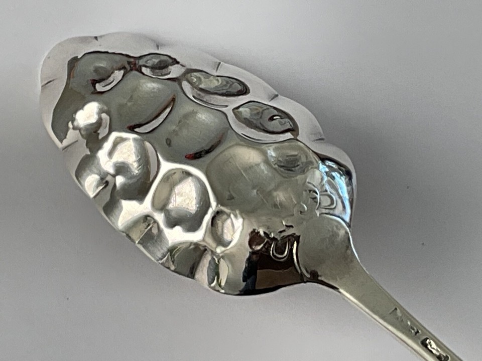 GEORGIAN SOLID STERLING SILVER BERRY SPOON - LONDON 1766 - ALEXANDER ...