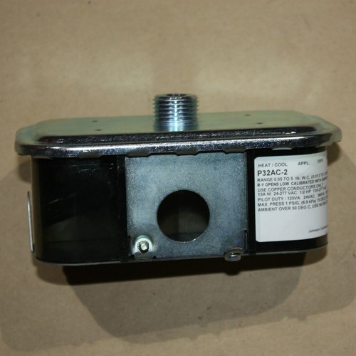 JOHNSON CONTROLS P32AC-2C SENSITIVE DIFFERENTIAL PRESSURE CONTROL | eBay