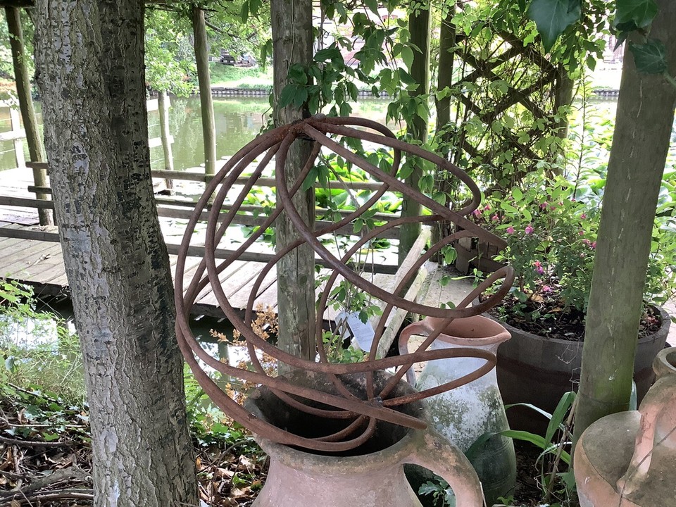🇬🇧 METAL RUSTY SPHERE GARDEN ORNAMENT - STEEL CAGE BALL RUSTIC ART 🌸🌿 ...
