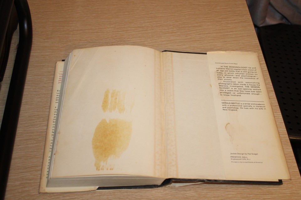 The Demonologist : The Extraordinary Career of Ed and Lorraine Warren ...