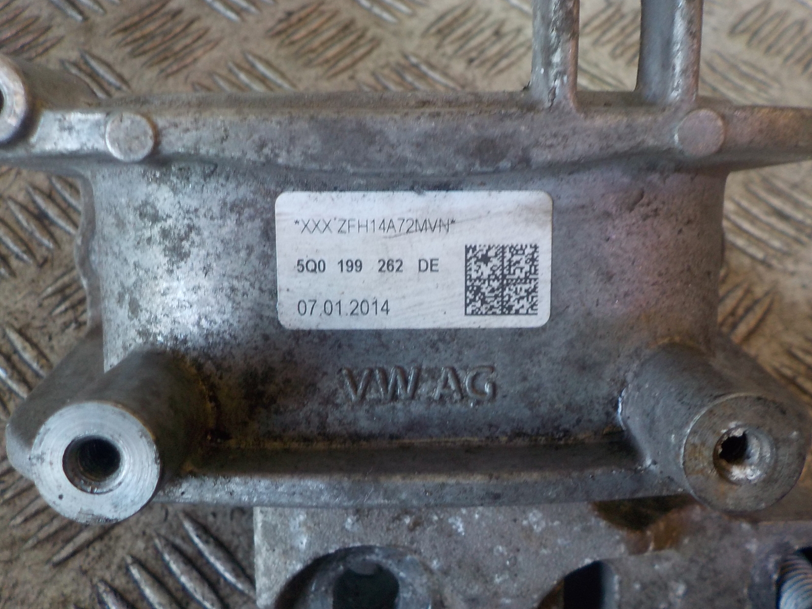 VW Golf Mk7 PASSAT B8 Audi A3 13-17 Engine Mount Right Driver Side ...