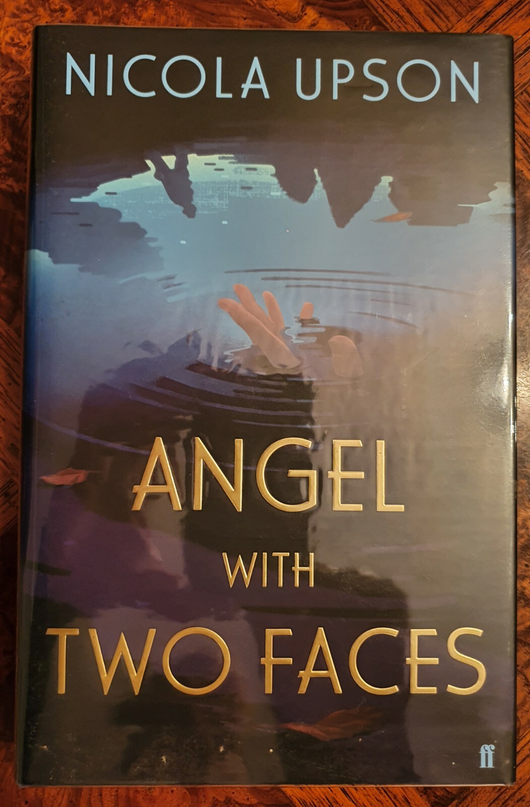 Angel with Two Faces by Nicola Upson (Hardcover, 2009) online kaufen | eBay