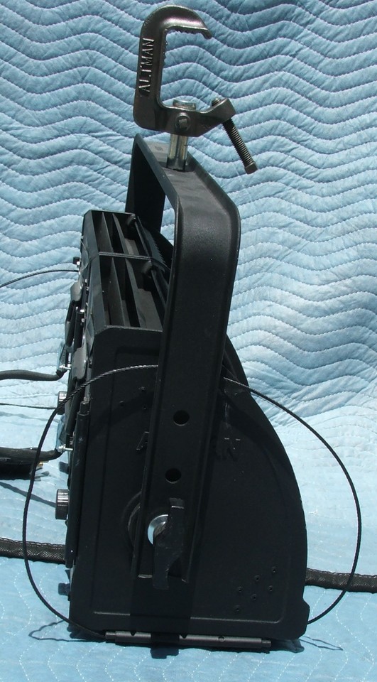 Altman Focusing Cyc wash light - 2 Cell with yoke or use as ground row ...