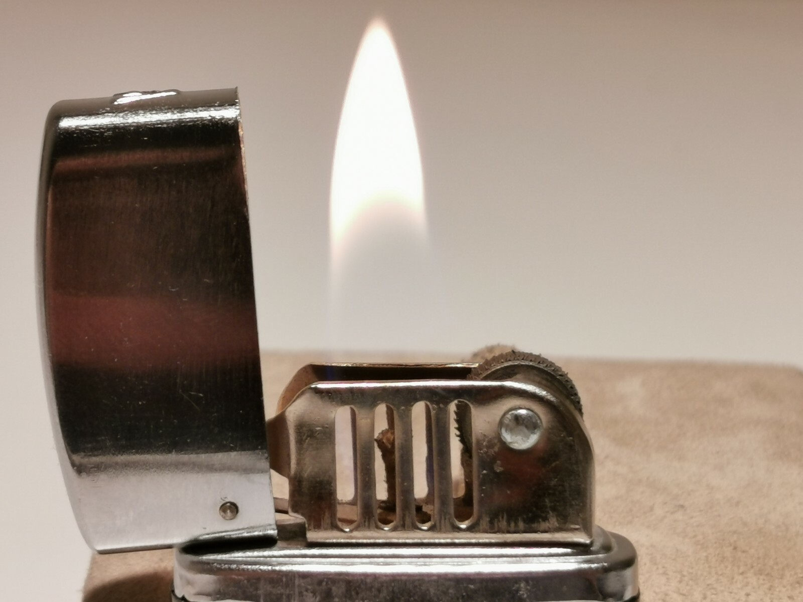 VINTAGE RARE JAPAN TRANSPARENT PETROL BENZIN LIGHTER WITH MOVING DICE ...