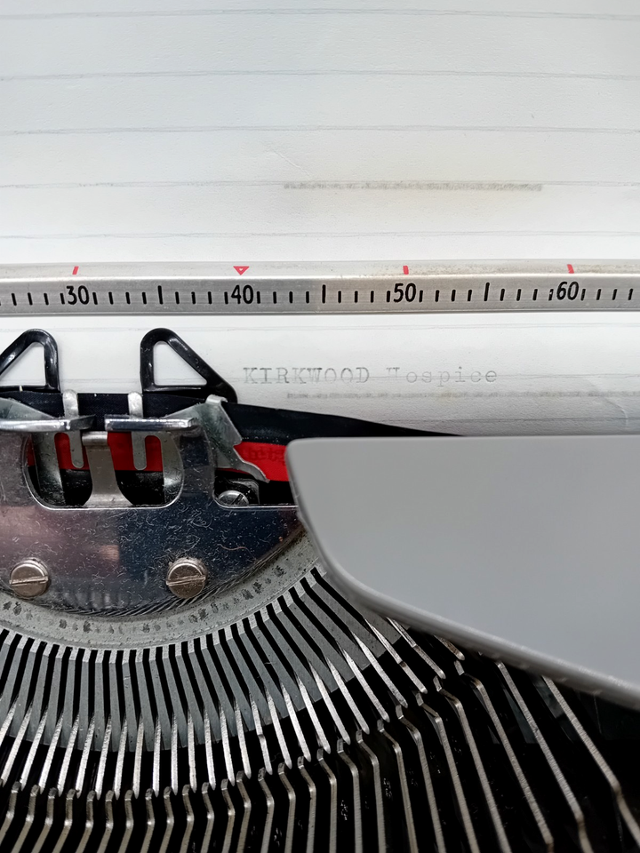 SMITH-CORONA SCM Corsair Portable typewriter Grey in Hard case. NEEDS ...