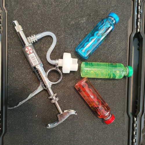 Resident Evil Umbrella Corporation Syringe Virus Model Set With Storage ...