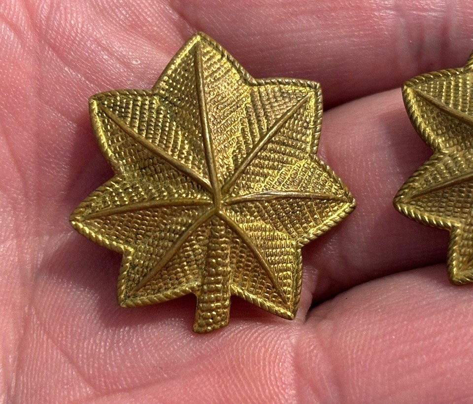 WWII WW2 Era US Army Major Gold Oak Leaf Leaves Military Pins - Pin ...