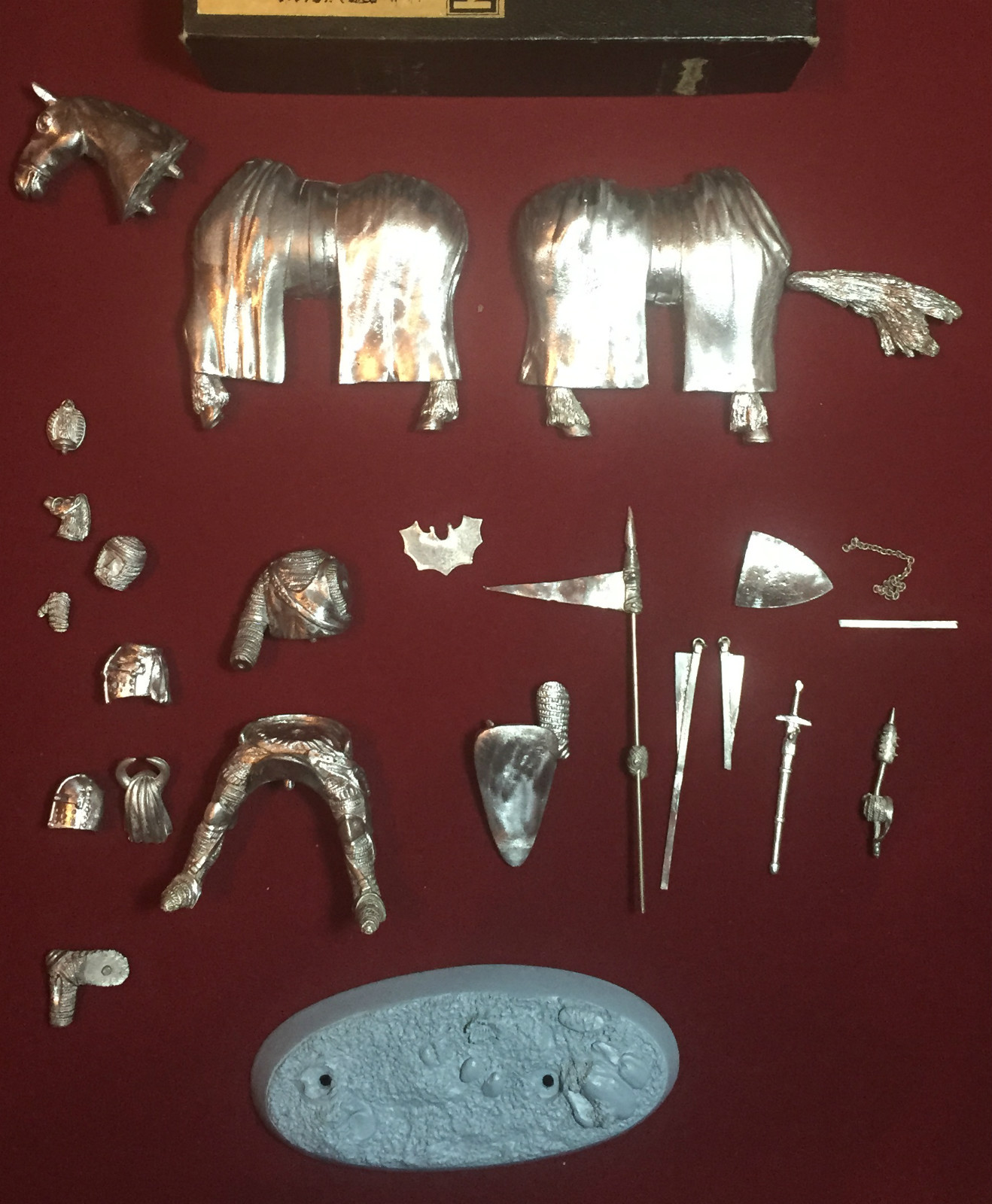 HINCHLIFFE MODELS 8007 - MOUNTED MEDIEVAL KNIGHT- 75mm WHITE METAL KIT ...