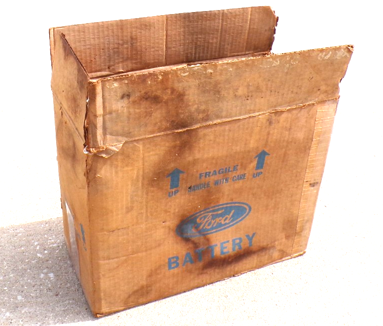 FORD Script ANTIQUE AUTO BATTERY RED TOP (1956-1957) 12 V Classic Car ...