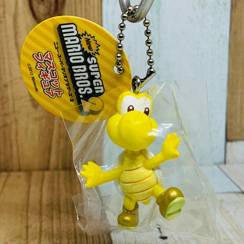 Nintendo 2012 New Super Mario Brosers 2 Mascot Fgiure Keychain Gold ...