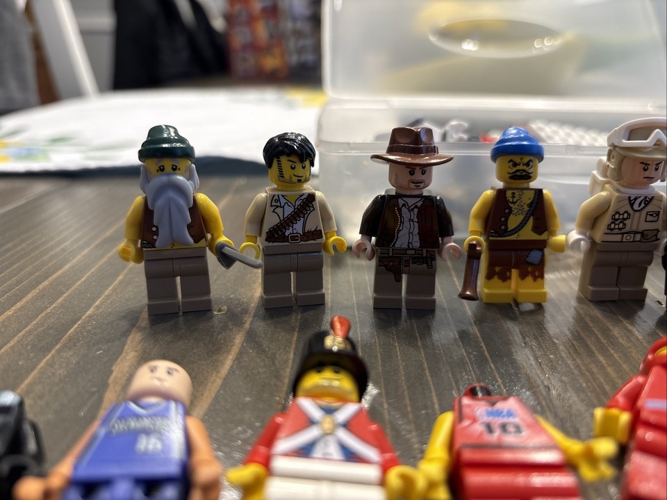 LEGO Mini Figures Lot of 15 Plus Extra Accessories W/Marvel Corvus ...