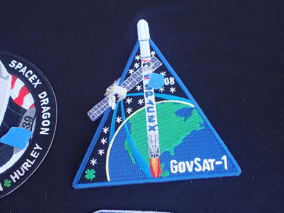 LOT X 4 AUTHENTIC ASSORTED SPACEX MISSION PATCHES EMPLOYEE ONLY #34 | eBay