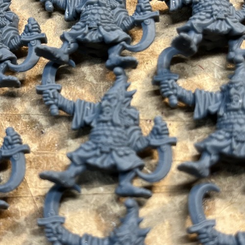 Warhammer chaos dwarf SNEAKY gits with command 18x figures | eBay