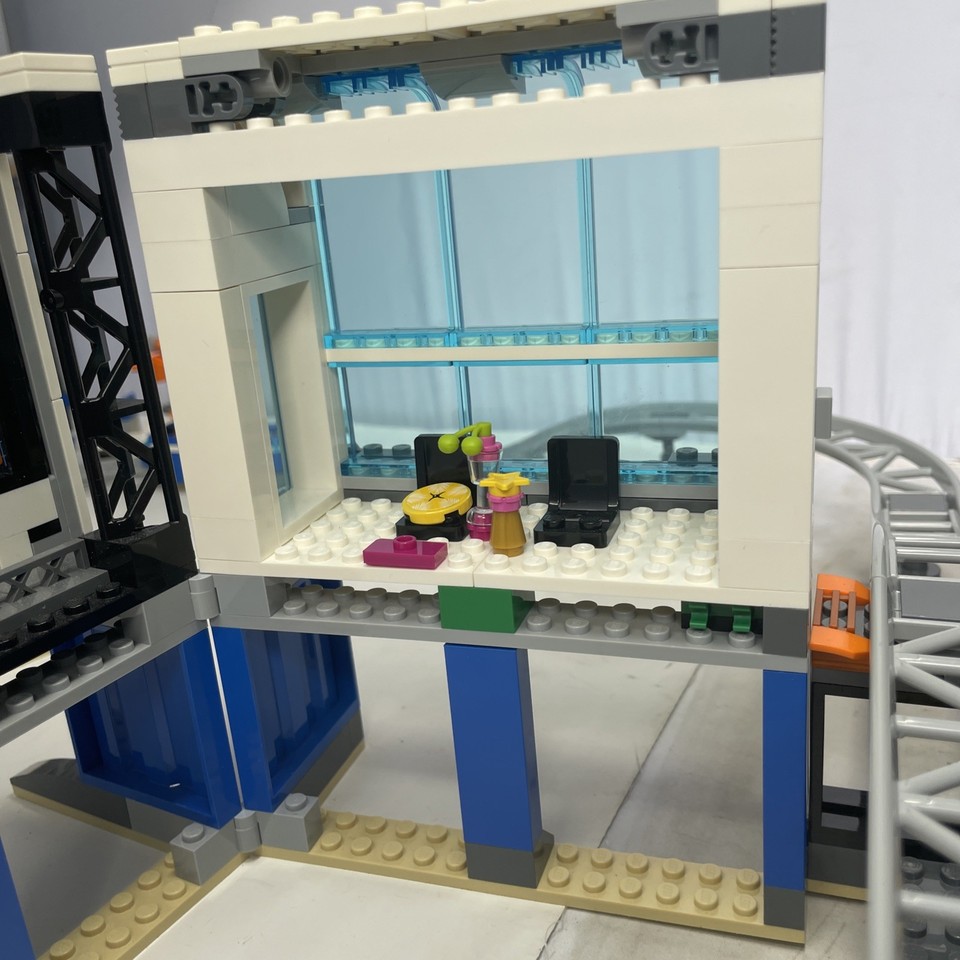 LEGO City 60228 - Deep Space Rocket and Launch Control - inComplete set ...