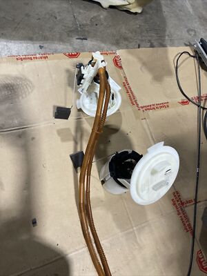 08-11 Mercedes W207 E350 C350 Right Side Fuel Gas Pump 2044700794 OEM ...