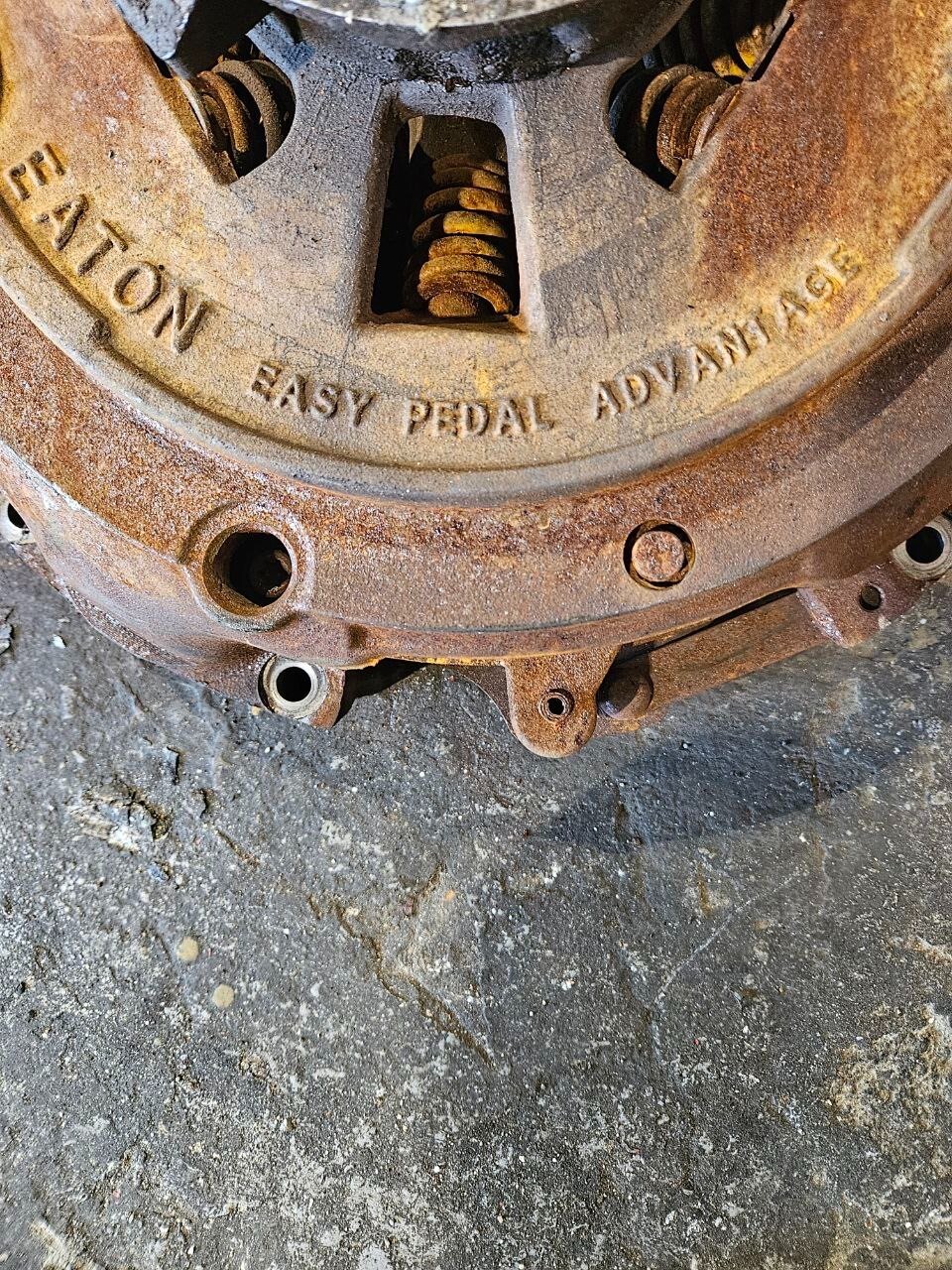 C197C454 Genuine Eaton Easy Pedal Clutch and Disc for sale online | eBay