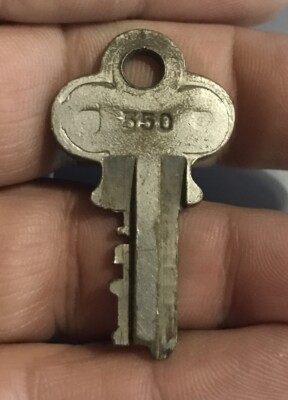 1900-1950 - Antique Steamer Trunk Keys