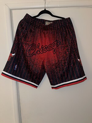 New Chicago Bulls 1997 NBA Mitchell & Ness Spray Paint Swingman Shorts ...
