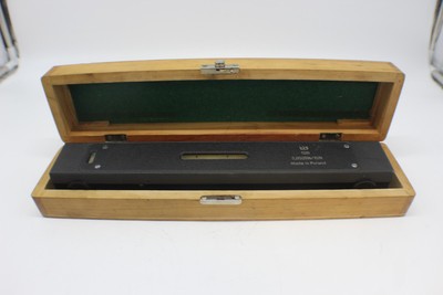 Inspection & Measurement - Precision Level