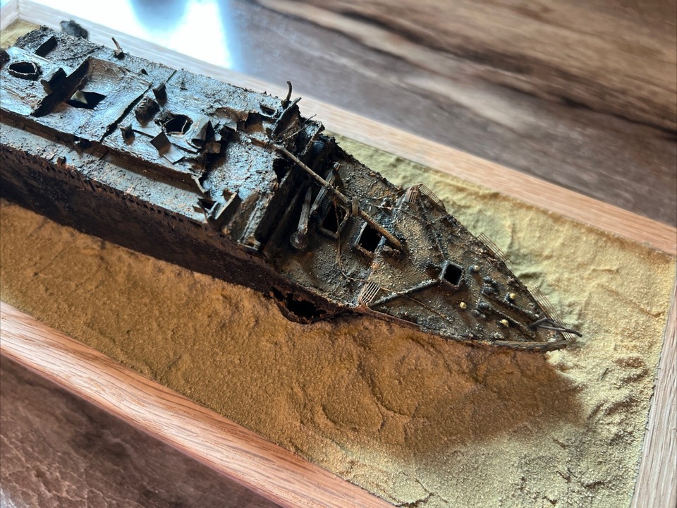1/570 Titanic Bow Wreck Model With Wood Base | eBay